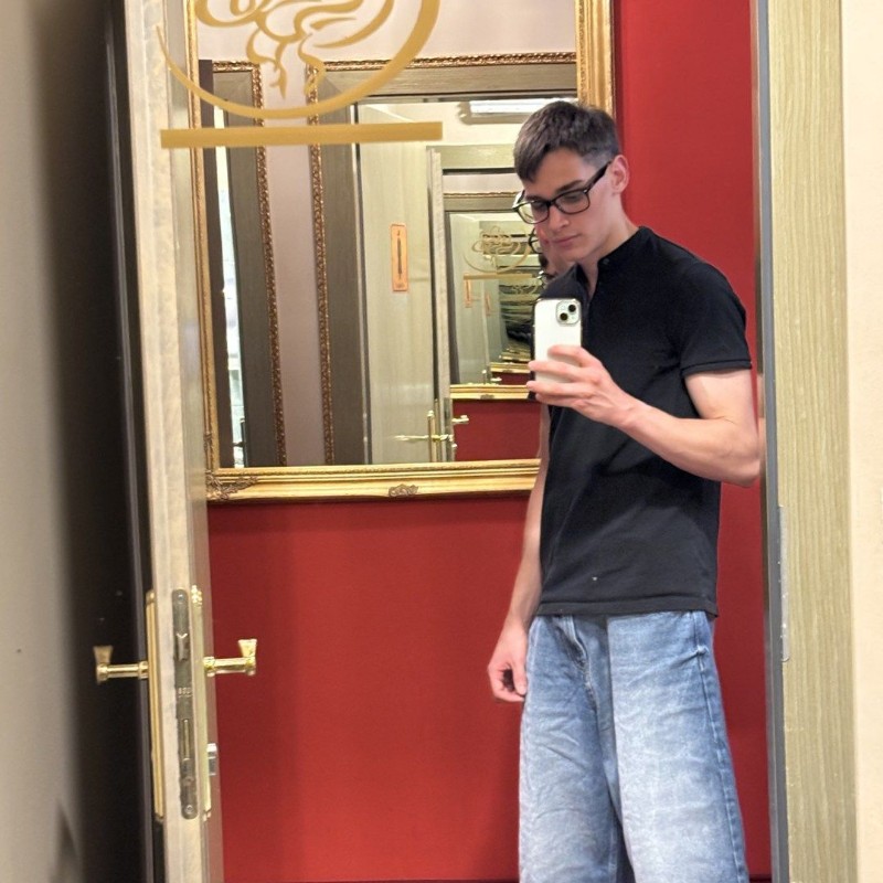 Andrea Bossi (@bossi_andre) | Snapchat Stories, Spotlight & Lenses