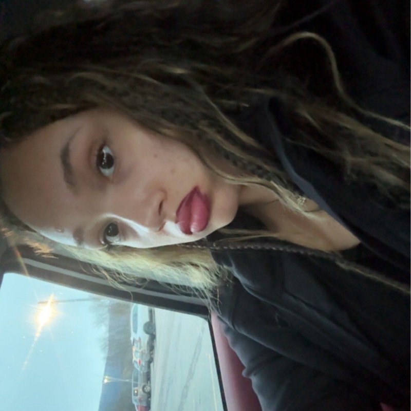 Jayda Perry (@bottlecapgirl) | Snapchat Stories, Spotlight & Lenses