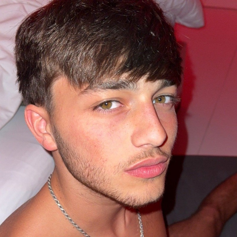 Brad Flowy (@brad_flowy) | Snapchat Stories, Spotlight & Lenses