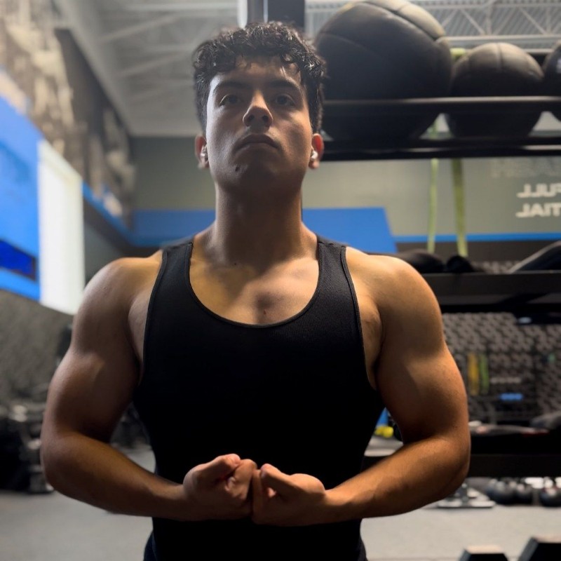 Brandon Navarro (@brandonnavfit) | Snapchat Stories, Spotlight & Lenses