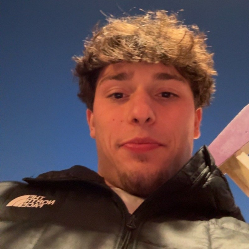 brandon seltzer (@brandonseltzz) | Snapchat Stories, Spotlight & Lenses