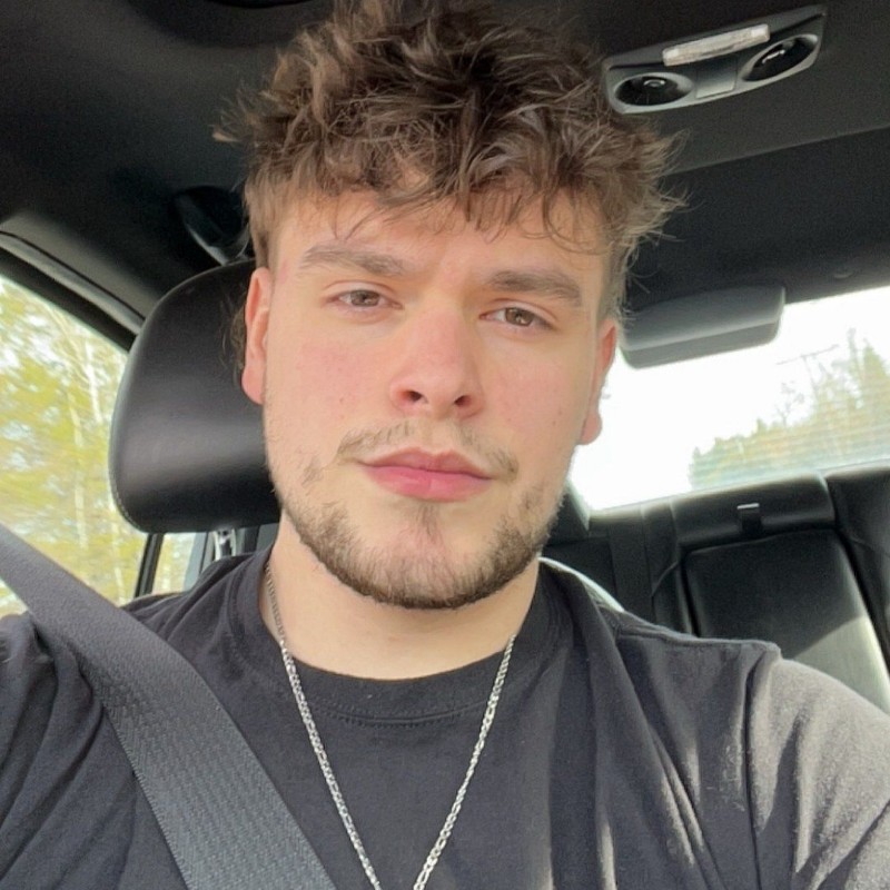 Brian (@brian-goodwin) | Snapchat Stories, Spotlight & Lenses