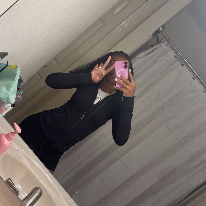 𝐁𝐫𝐨𝐨𝐤𝐥𝐲𝐧 🫀 🏾. (@brook85) | Snapchat Stories, Spotlight & Lenses