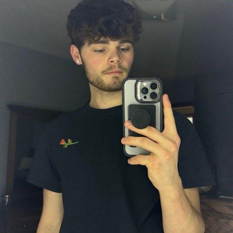 Bryce (@brycehurley24) | Snapchat Stories, Spotlight & Lenses