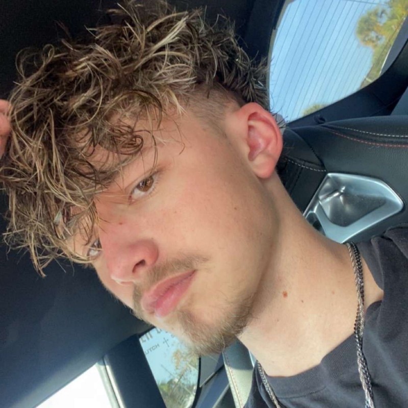 bryson (@bryson_s04) | Snapchat Stories, Spotlight & Lenses