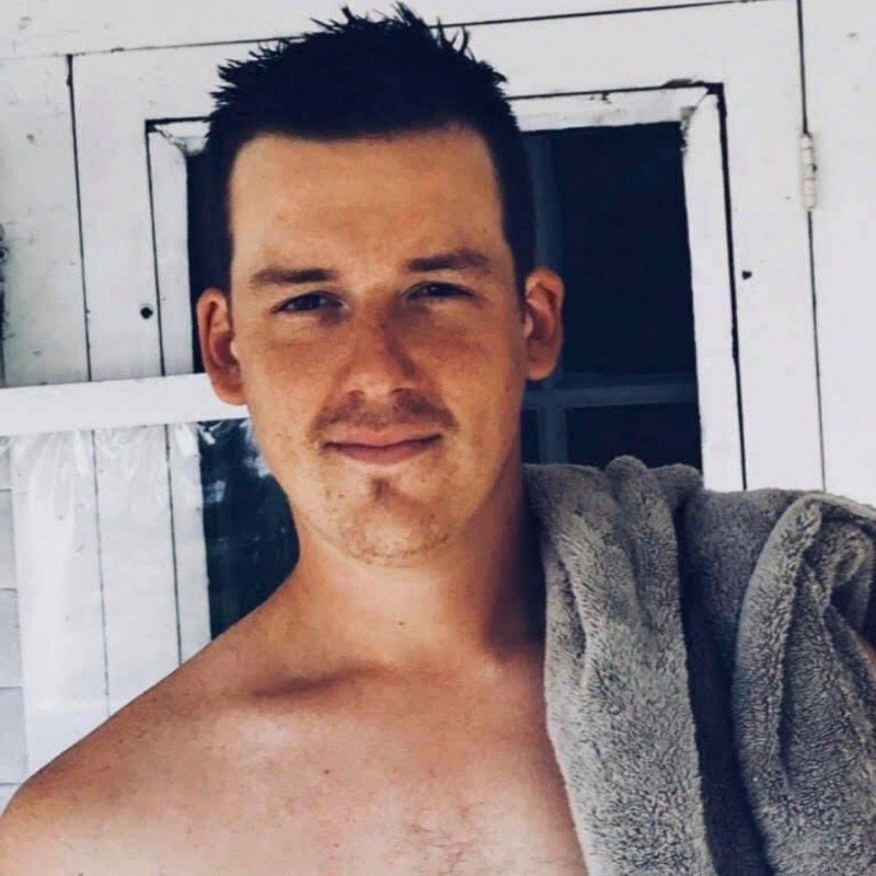 Brandon (@bschnite) | Snapchat Stories, Spotlight & Lenses