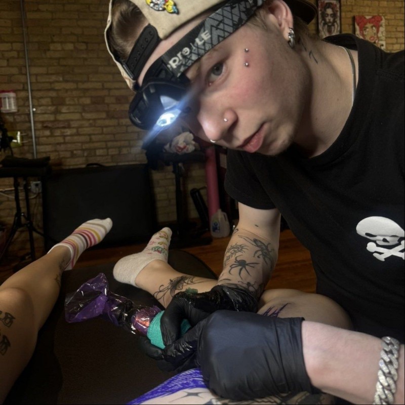 Drew Gargus (@bugs-tattoos) | Snapchat Stories, Spotlight & Lenses