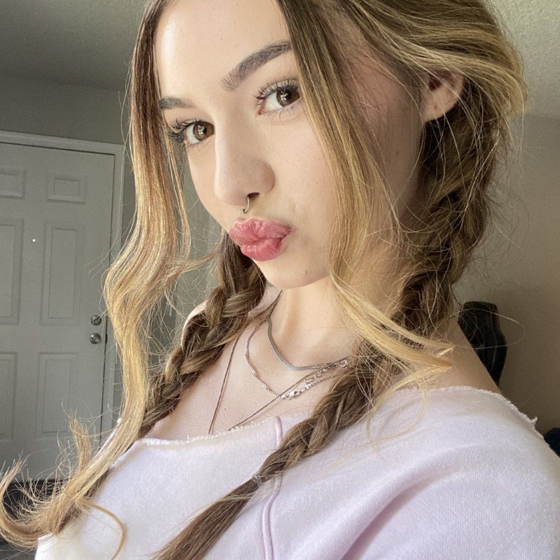 buhneie (@buhneiee) | Snapchat Stories, Spotlight & Lenses