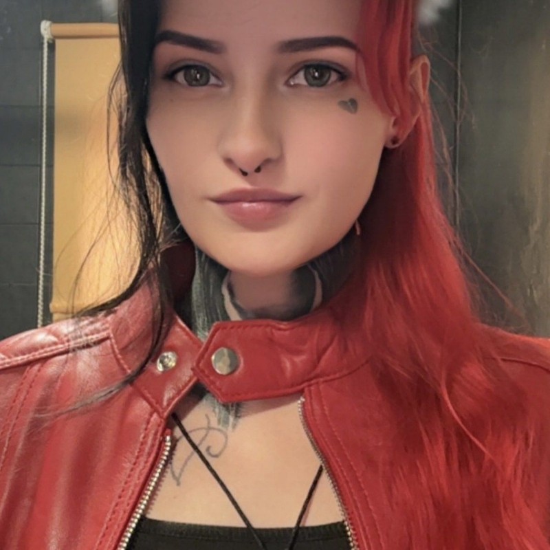 Red (@c936191) | Snapchat Stories, Spotlight and Lenses