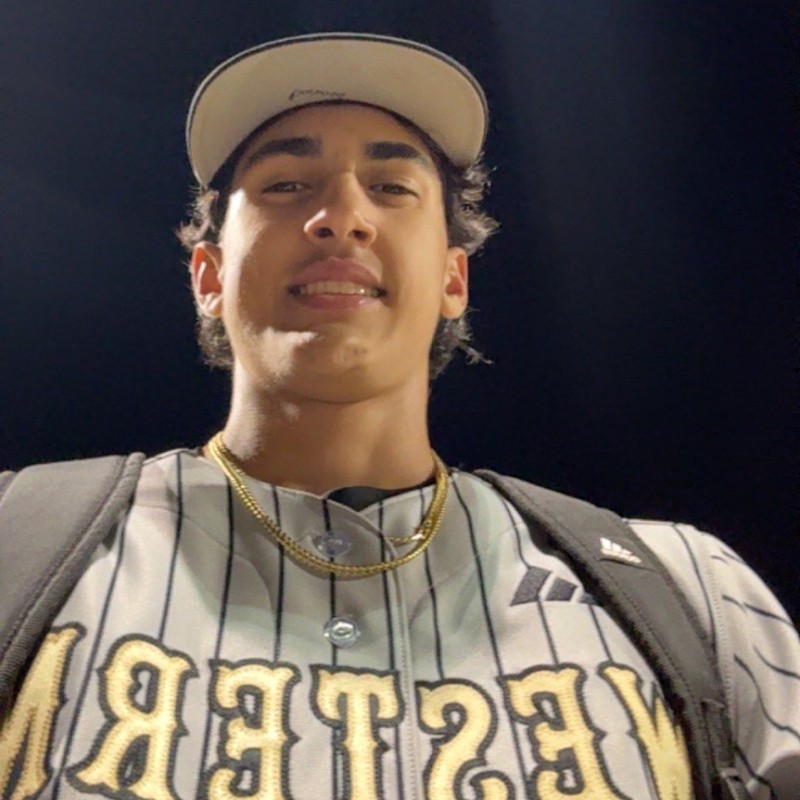 Chris Barbosa (@c_bosa1106) | Snapchat Stories, Spotlight & Lenses