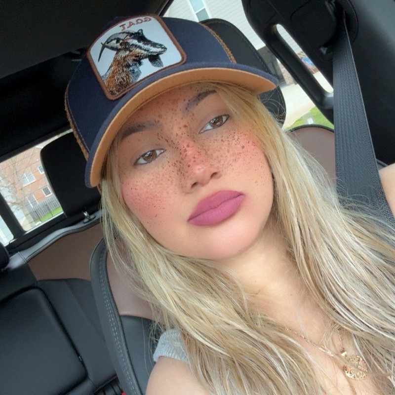 Saira😙 (@cabrona1717) | Snapchat Stories, Spotlight & Lenses