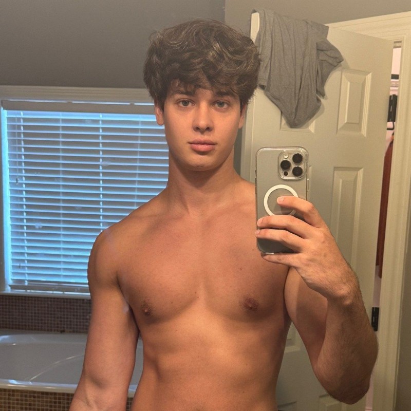 Caden (@cadencarmi) | Snapchat Stories, Spotlight & Lenses
