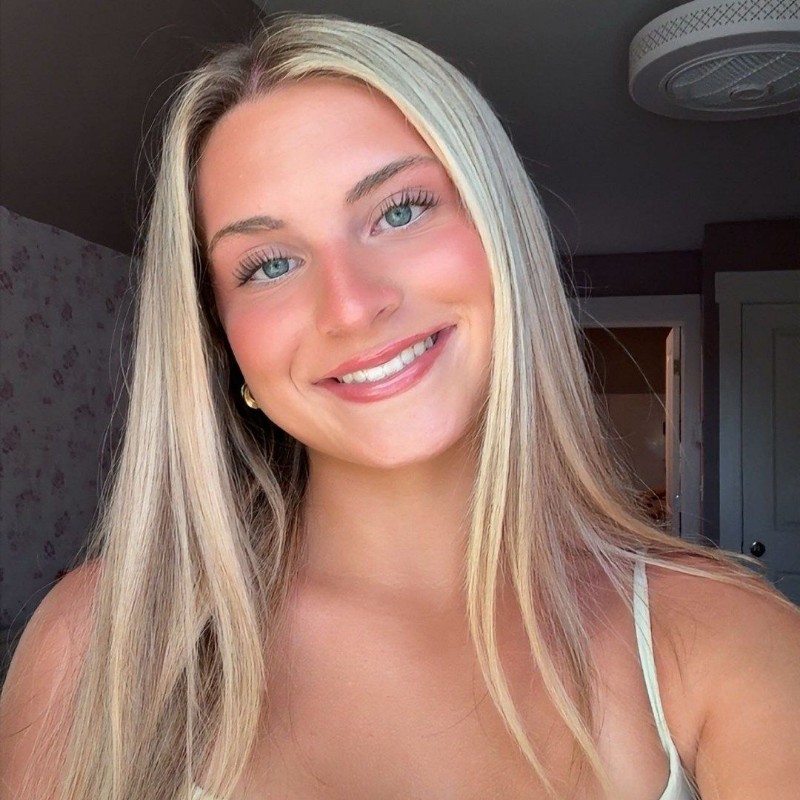 Callie Burns (@callieb680) | Snapchat Stories, Spotlight & Lenses
