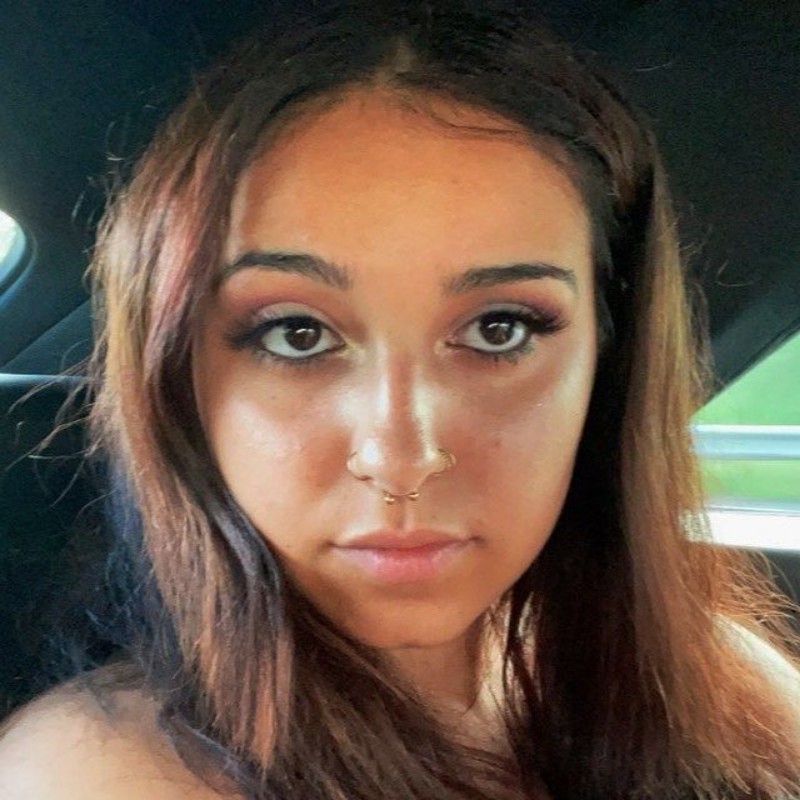 Claire🤍 (@canevari_c222) | Snapchat Stories, Spotlight & Lenses