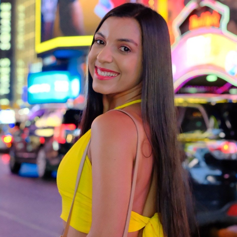 Carla Lua (@carlalua1) | Snapchat Stories, Spotlight & Lenses