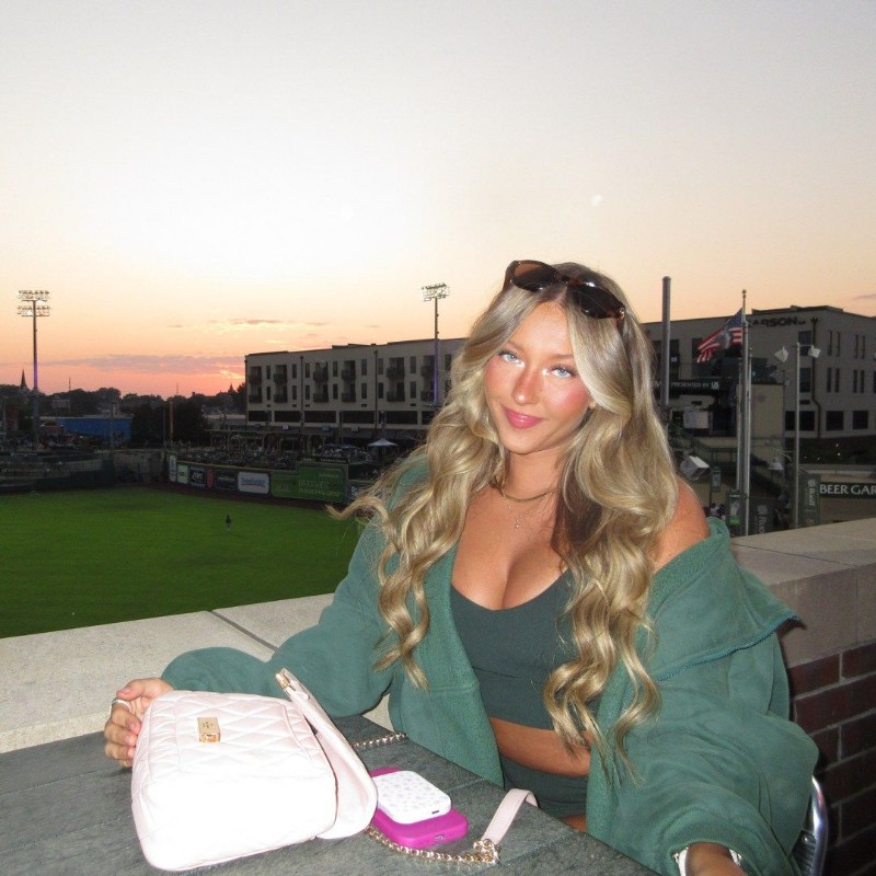 Carley Funk (@carleyannfunk_2) | Snapchat Stories, Spotlight & Lenses