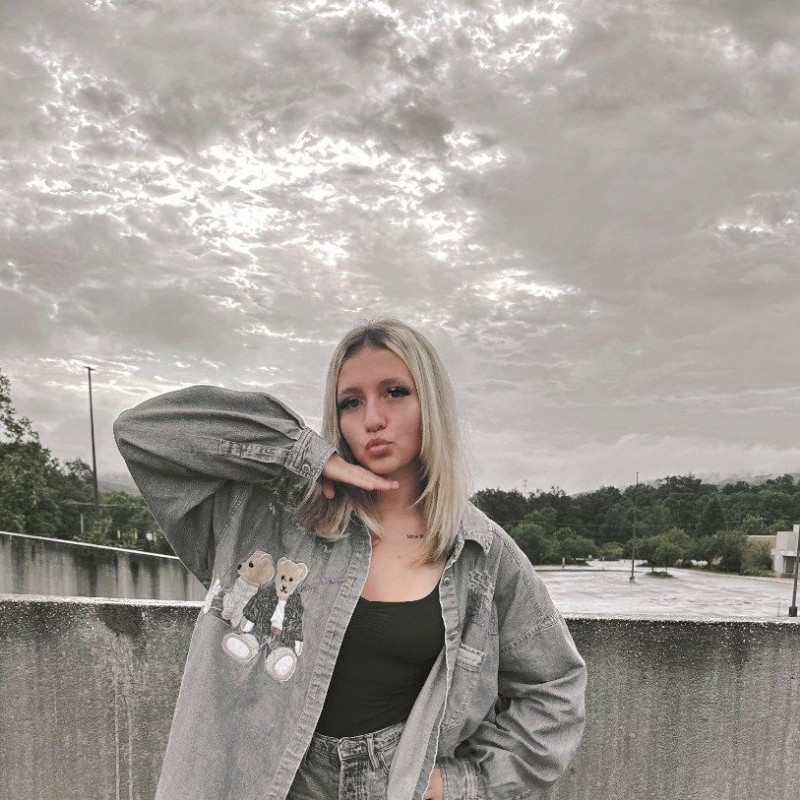 carley (@carleykemper10) | Snapchat Stories, Spotlight & Lenses