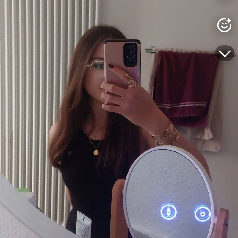 Carlotta (@carliotta22) | Snapchat Stories, Spotlight & Lenses