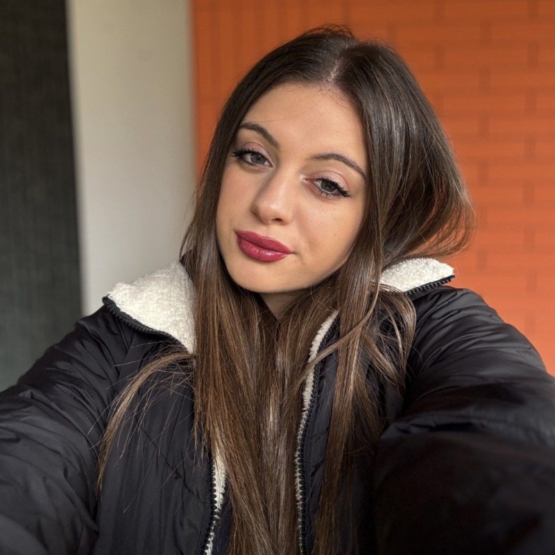 Carlotta (@carlottamerlino) | Snapchat Stories, Spotlight & Lenses