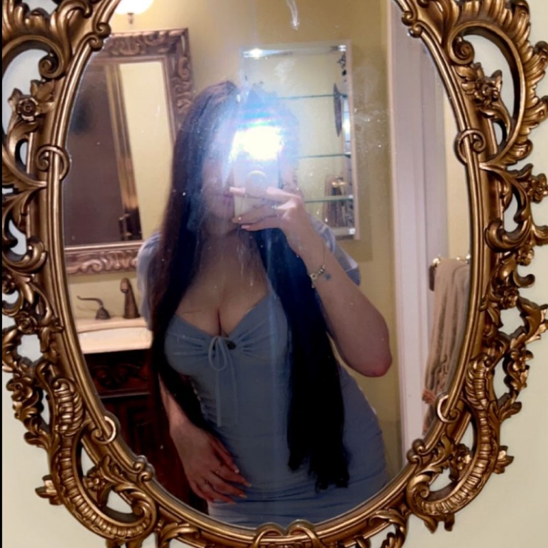 Carly💗(@carly-singer) | เรื่องราว Snapchat ตลอดจน Spotlight และเลนส์
