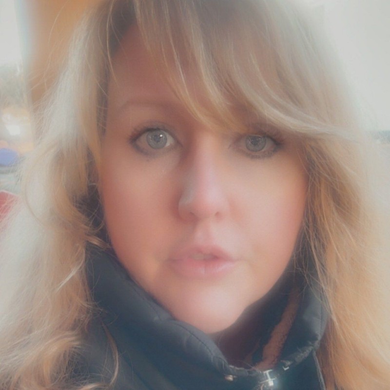 Carrie (@carrielmatthews) | Snapchat Stories, Spotlight & Lenses