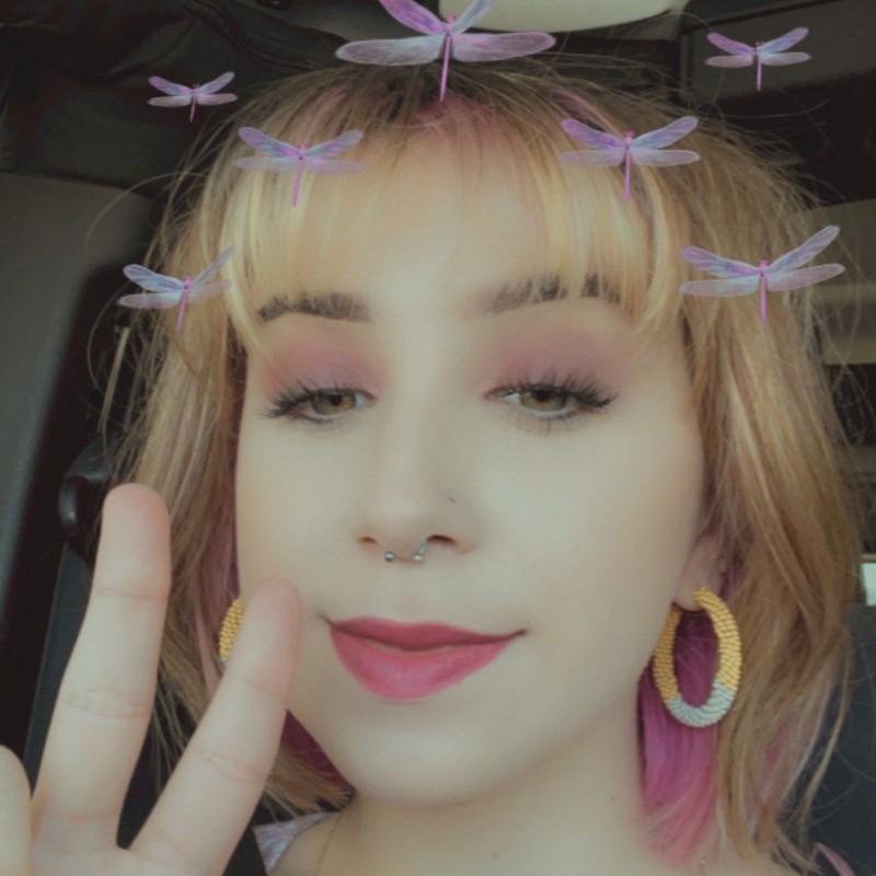 Cas Cassidy Cologer เรื่องราว Snapchat ตลอดจน Spotlight และเลนส์
