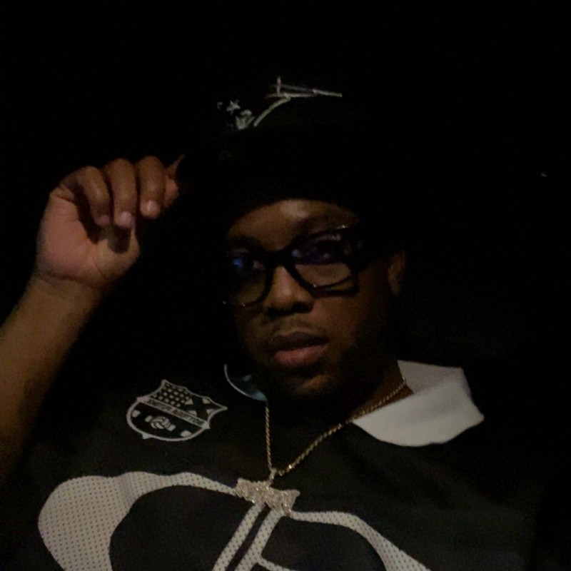 Billy (@cavemanbroward) | Snapchat Stories, Spotlight & Lenses