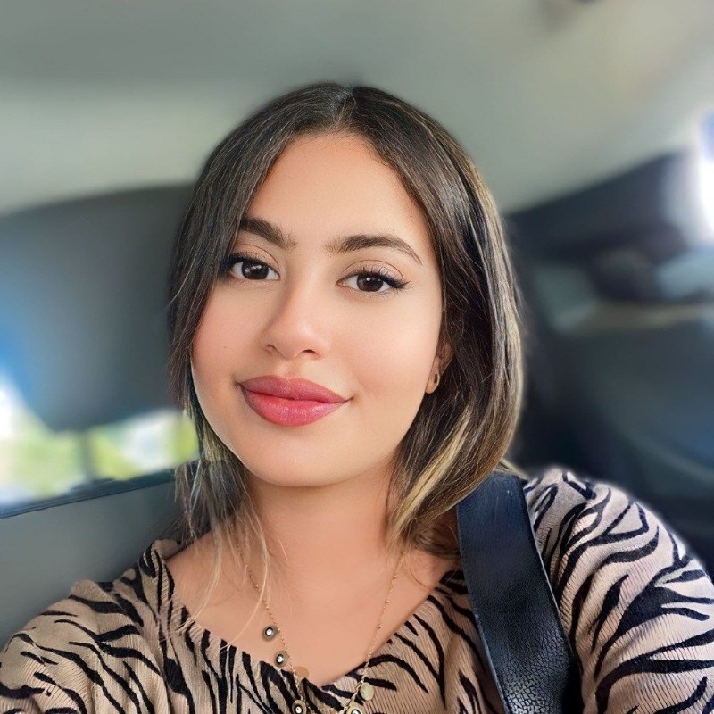 Rouza Rouz (@cchergui53) | Snapchat Stories, Spotlight & Lenses