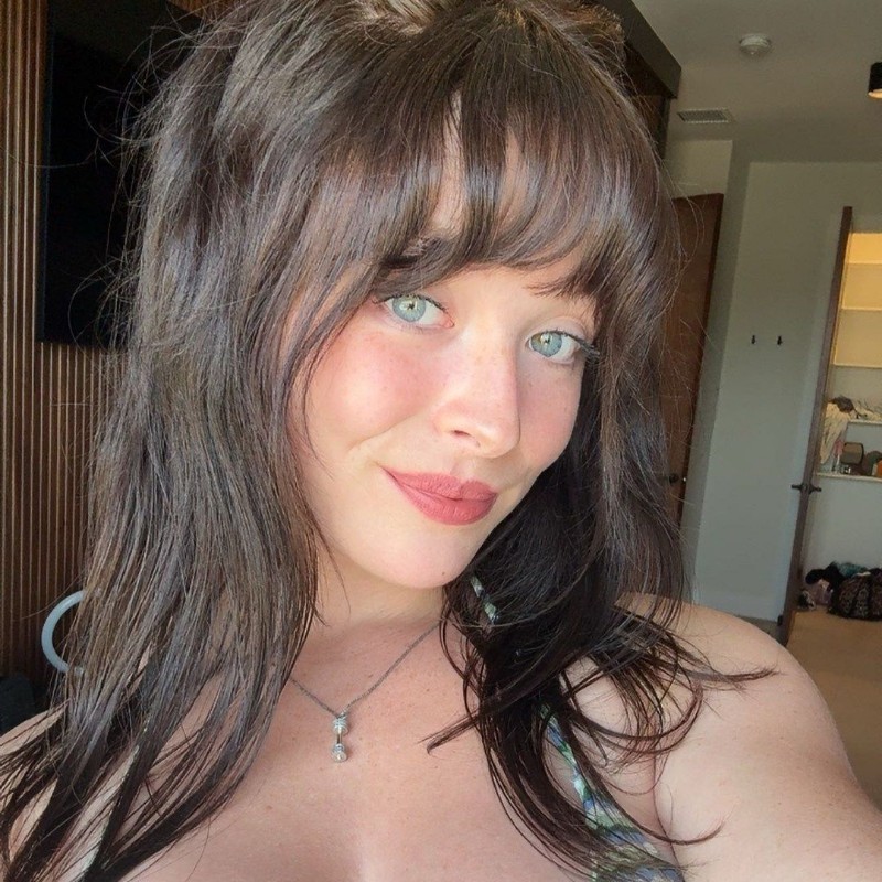 Claudia Elizabeth (@cdzfit) | Snapchat Stories, Spotlight & Lenses