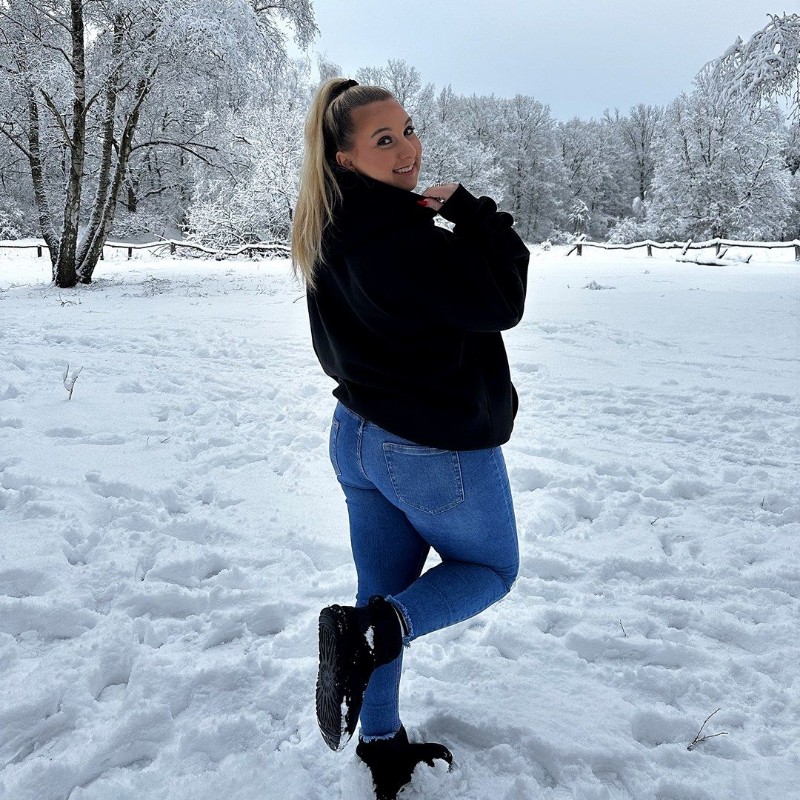 Celine🇧🇦🇵🇹 (@celine_dem) | Snapchat Stories, Spotlight & Lenses