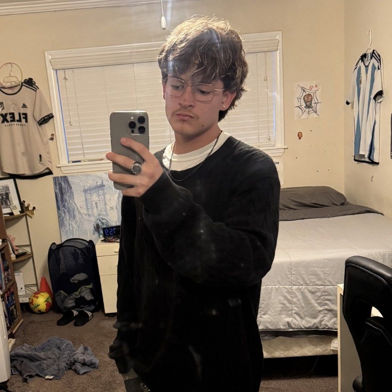 Cesar Mendoza. (@cesarin326) | Snapchat Stories, Spotlight & Lenses