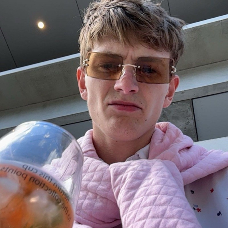 Charlie Wooters (@charlie_iv44) | Snapchat Stories, Spotlight & Lenses
