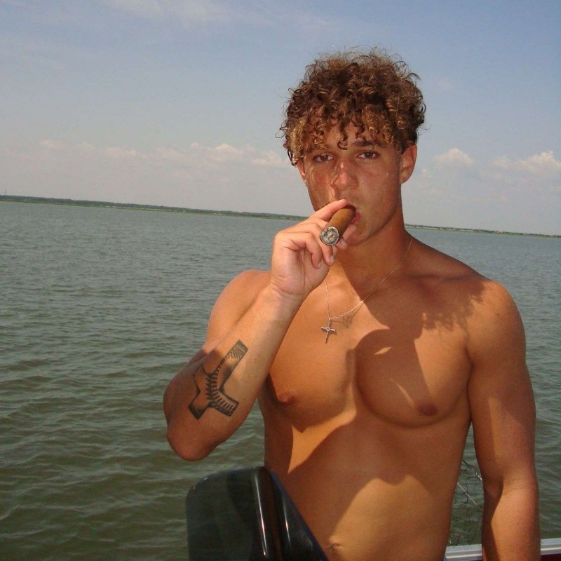 Charlie Levy (@charliel729) | Snapchat Stories, Spotlight & Lenses