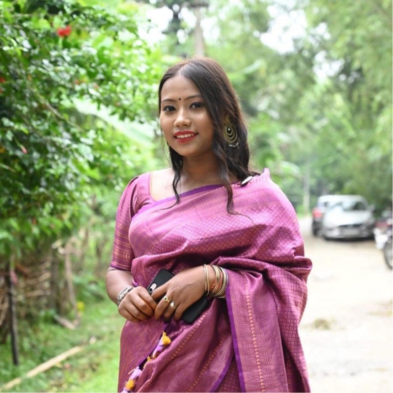 Krishnakshi Sharma (@cheeky230803) | Snapchat Stories, Spotlight & Lenses