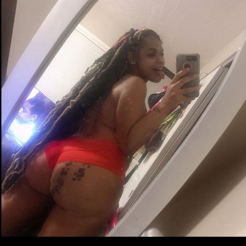 China Pink (@china1coldbissh) | Snapchat Stories, Spotlight & Lenses