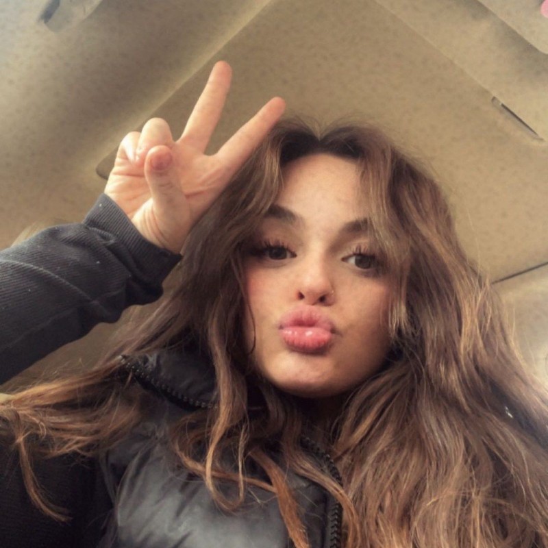 Chlo💛 (@chloeguida77) | Snapchat Stories, Spotlight & Lenses