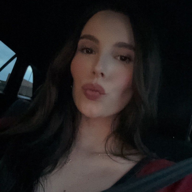 YoChlo (@chloehogan) | Snapchat Stories, Spotlight & Lenses