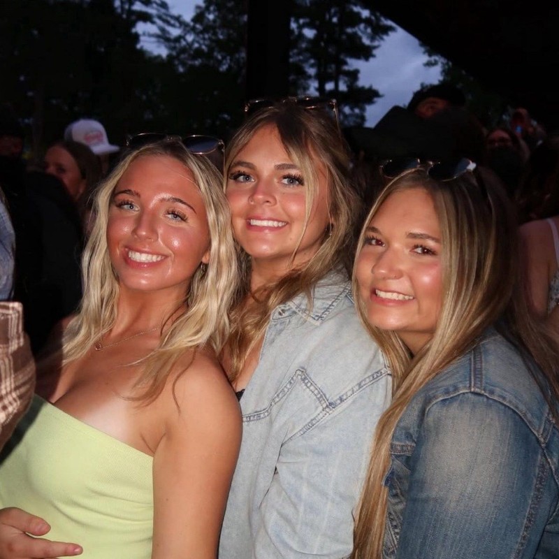 chlo🐆 (@chloem774) | Snapchat Stories, Spotlight & Lenses