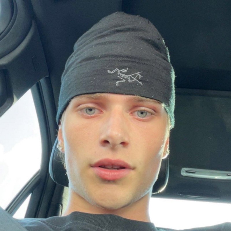 Chris🕊 (@chris_sarault) | Snapchat Stories, Spotlight & Lenses