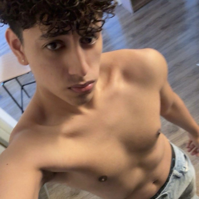 Chris Oliver (@chrisoliver.s) | Snapchat Stories, Spotlight & Lenses