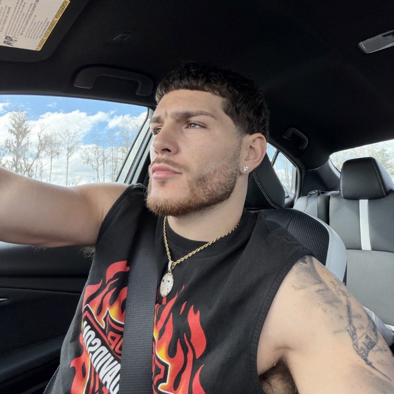 Chris Vasquez (@chrisvasquezz25) | Snapchat Stories, Spotlight & Lenses