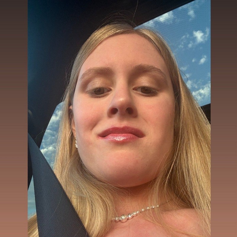 Clare Bear Hughes🐻🩷💄 (@clarehughes2025) | Snapchat Stories, Spotlight & Lenses