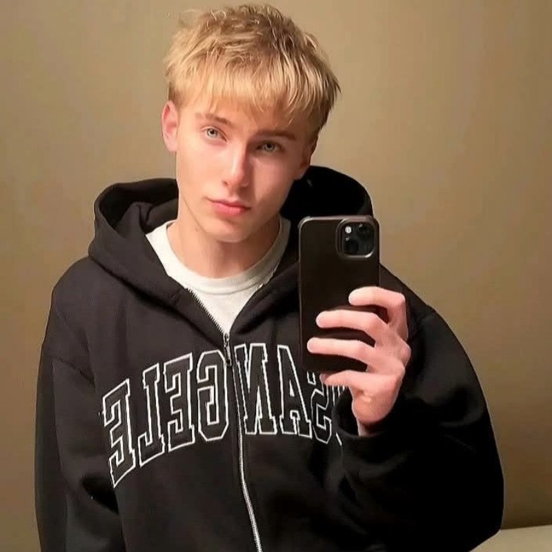 ADD FOU FUN 😶 (@cllmejack) | Snapchat Stories, Spotlight & Lenses