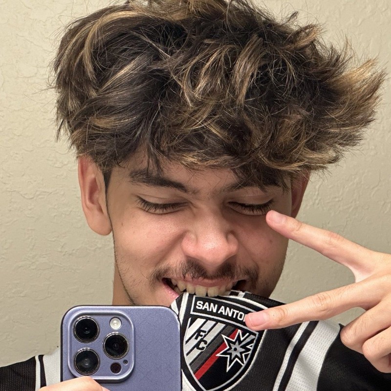 Greg Francis🦈 (@coastergoober) | Snapchat Stories, Spotlight & Lenses