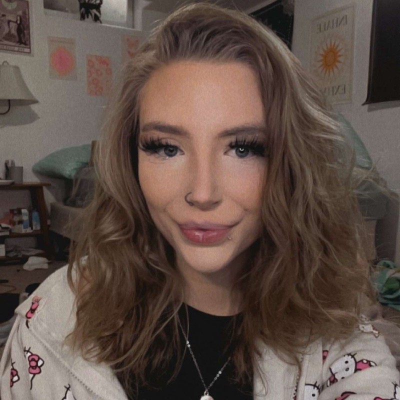 tiffanee 🦋 (@cocomellow2023) | Snapchat Stories, Spotlight & Lenses