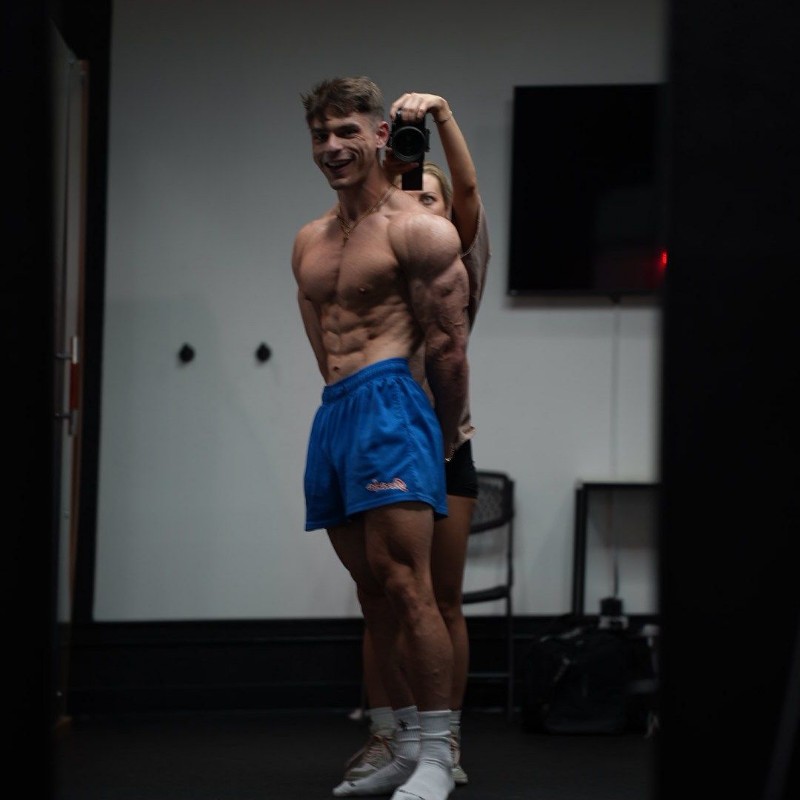 Cody Burson (@codyburson) | Snapchat Stories, Spotlight & Lenses