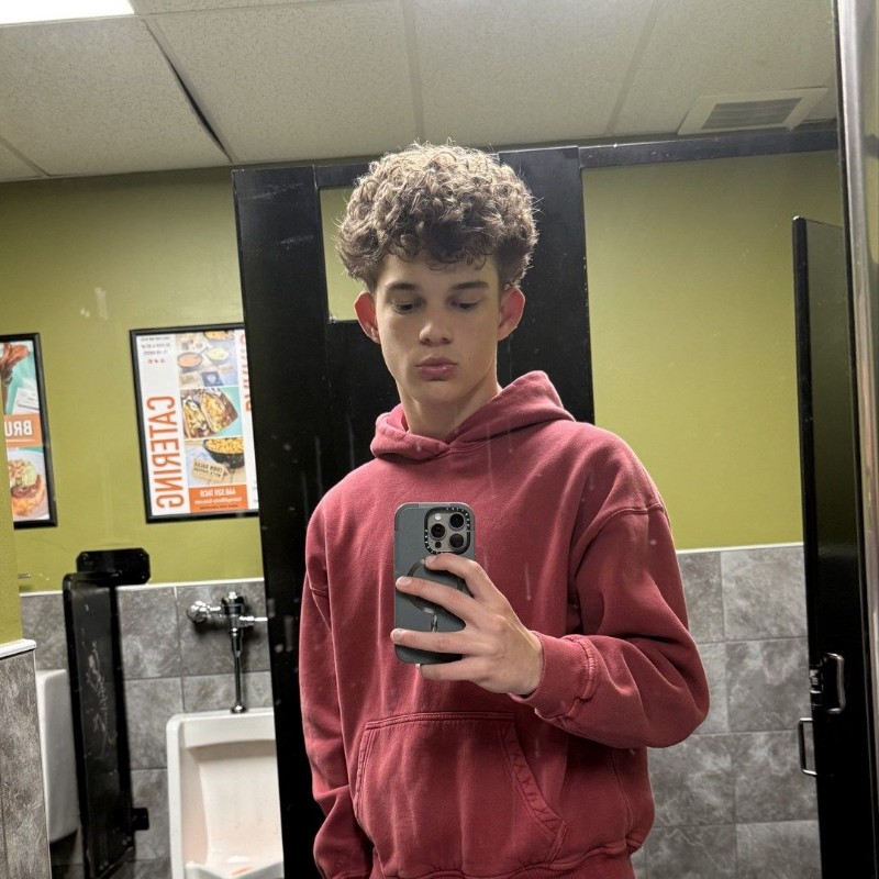 Cohen (@cohen_miller57) | Snapchat Stories, Spotlight & Lenses