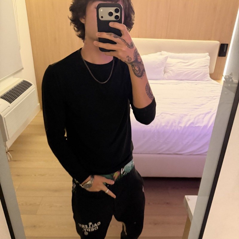 ᴄᴏʟᴇ🧟 (@cole.isun) | Snapchat Stories, Spotlight & Lenses