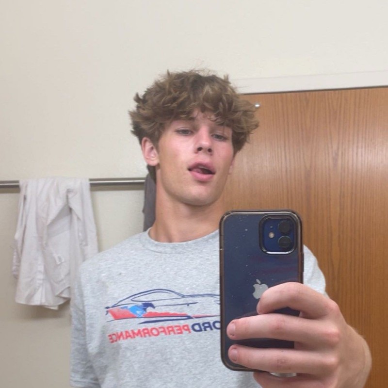 Colin S (@colinsnyders) | Snapchat Stories, Spotlight & Lenses