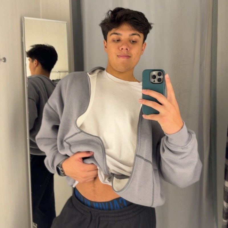 collin kuhn (@collin.kuhn) | Snapchat Stories, Spotlight & Lenses